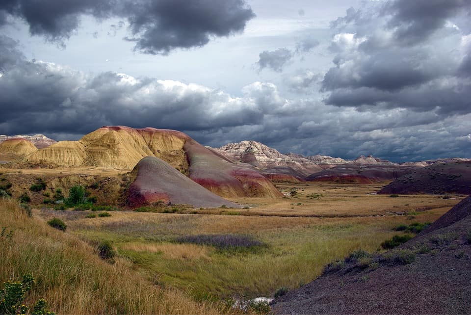 Epic National Parks Road Trips - The Badlands to the Rockies